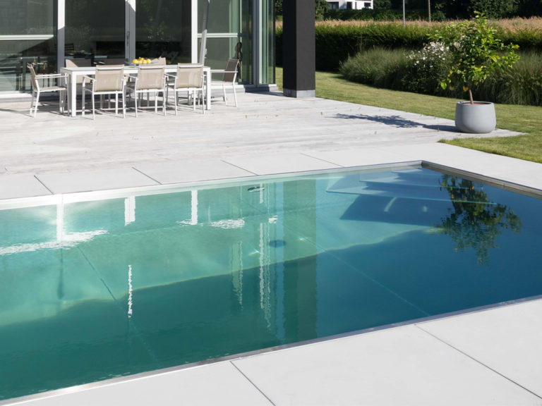 La piscine inox : piscine high tech et ultra résistante - BE PISCINES